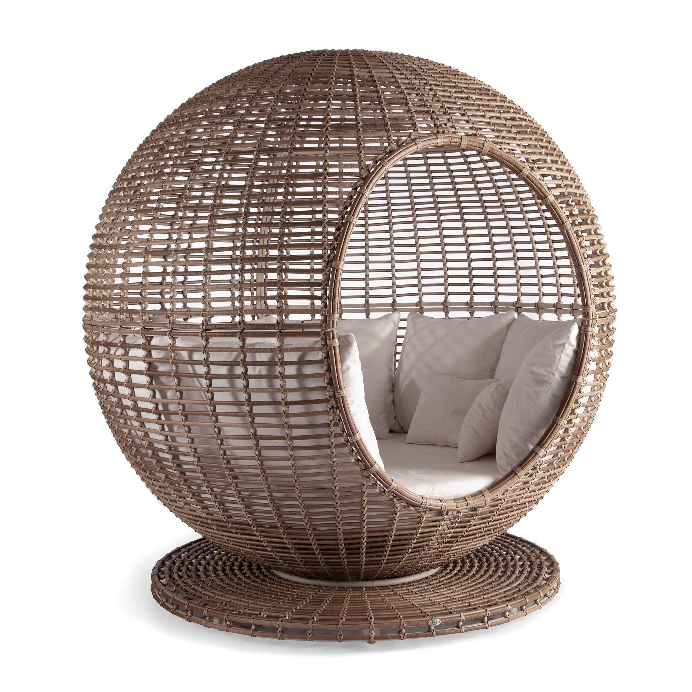 Igloo Daybed with Swivel – Eunice Taylor